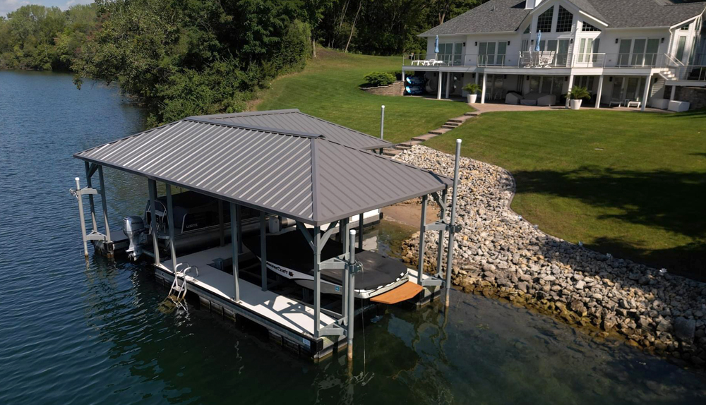 Hip Roof Gallery | Aluminum Boat Docks | Flotation Systems, Inc. | 800 ...